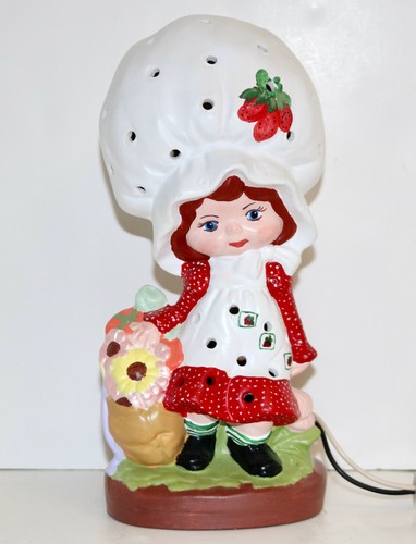 1982 Hand Painted Ceramic Strawberry Shortcake Atlantic Mold Table Lamp ...