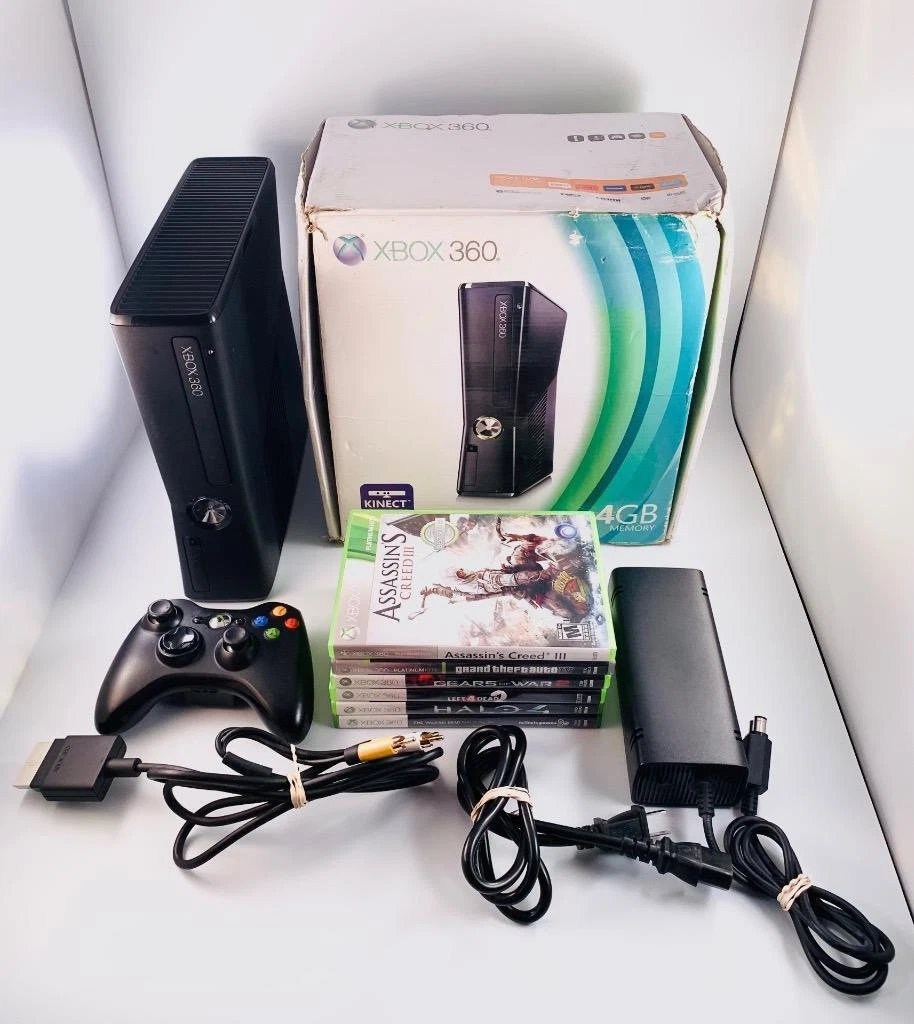 Xbox 360 With 4 Controllers