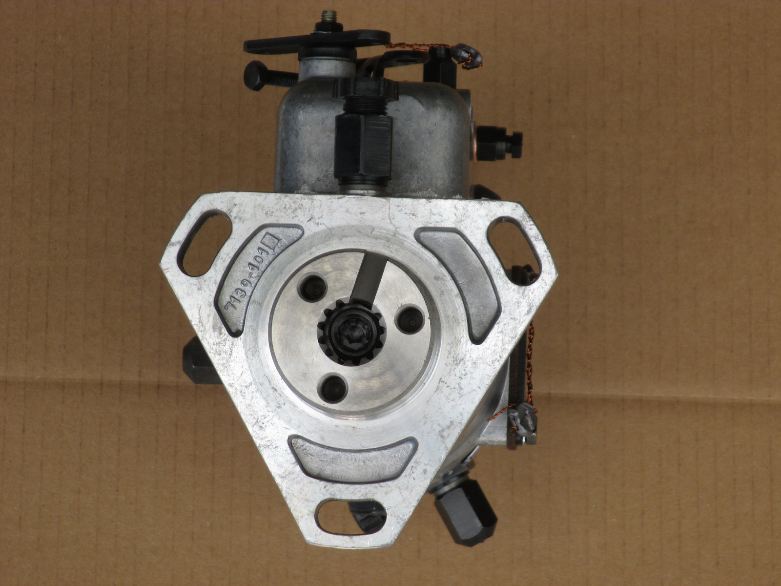 FUEL INJECTOR INJECTION PUMP FOR MASSEY FERGUSON MF 135 150 20 200 230 ...