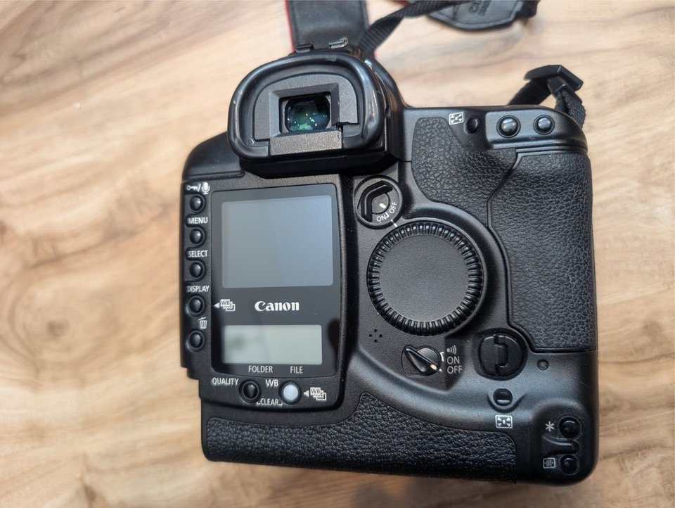 Canon EOS 1Ds Mark I - Full Frame - 11.1 MP - DSLR - Body Only, 1Ds ...
