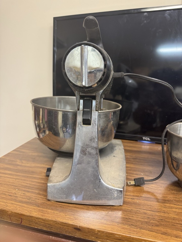 Vintage Sunbeam Vista 12 Speed Mixmaster Chrome Stand Mixer With 2 ...