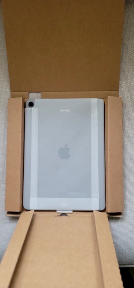 Apple IPAD AIR 5TH Generation MODEL A2588 64GB WIFI SPACE GREY +2 YEAR ...