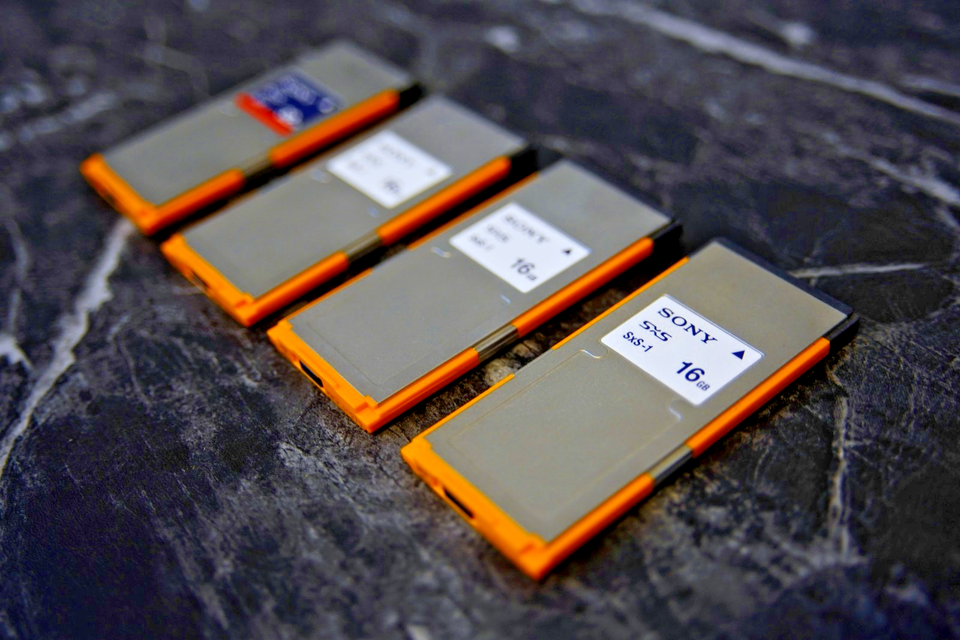 Sony 16GB(3x) + 32GB SxS-1 Memory Cards - (selling all-together) | eBay