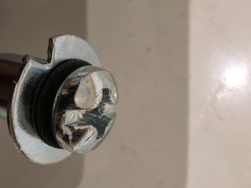 150 X Plasterboard fixings/cavity wall anchors/metal brolly plug JOB ...