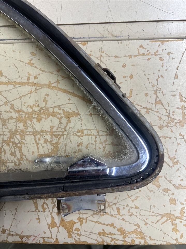 1949-1952 Chevy Chevrolet Wing Window Vent RH Rear 4 Door | OE