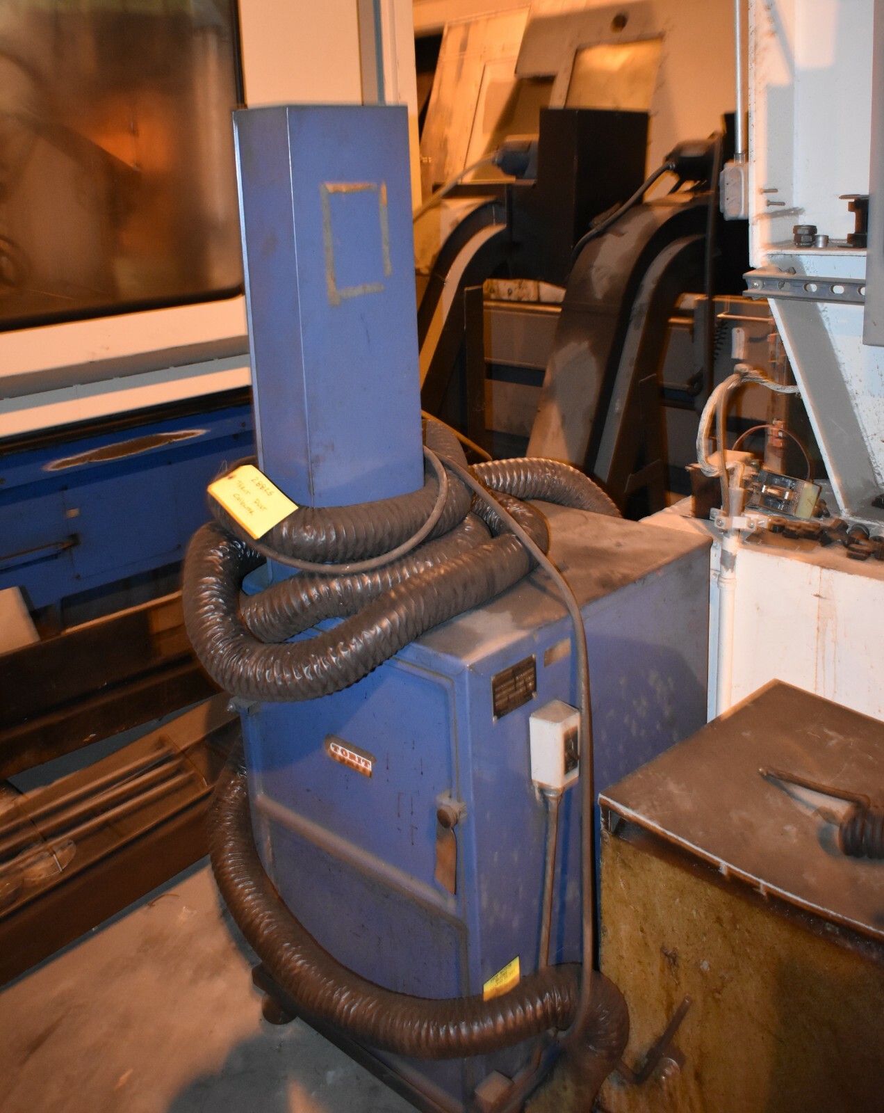 3/4 HP TORIT “64” PORTABLE MIST COLLECTOR w/FOOT PEDAL SHAKER - CASTERS ...