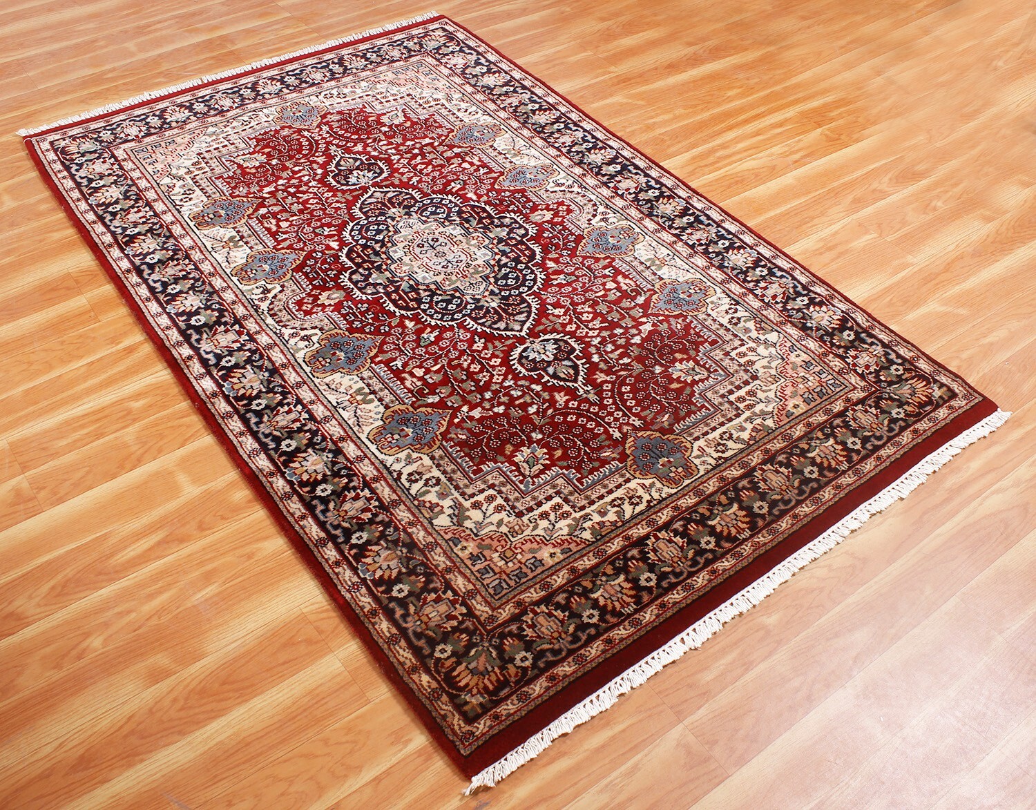 Parsian Herizz Medallion Oriental Red Carpet Hand Knotted Wool Area ...