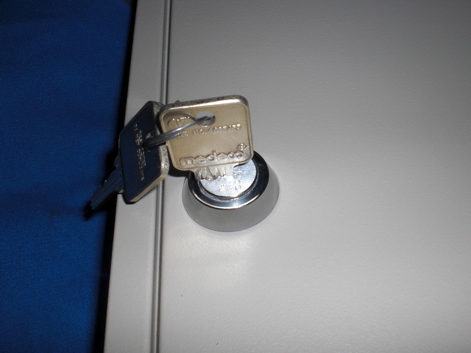 MMF KEKAB w/HIGH SECURITY MEDECO® LOCK Wall Mounted 40 Tag Key Cabinet ...