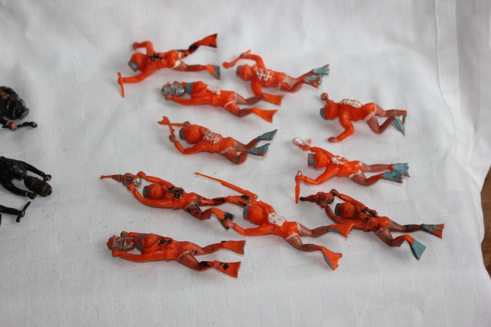 Lone Star James Bond Thunderball Underwater Frogmen plastic figures | eBay UK