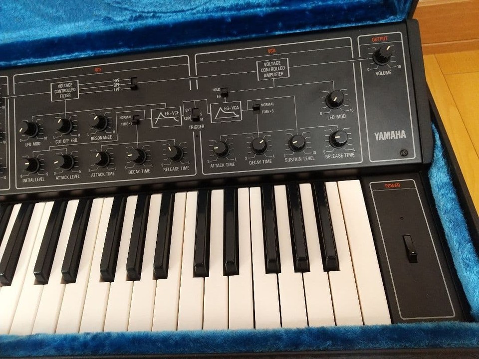 YAMAHA CS-10 Used 37-Key Monophonic Analog Keyboard Synthesizer Black ...