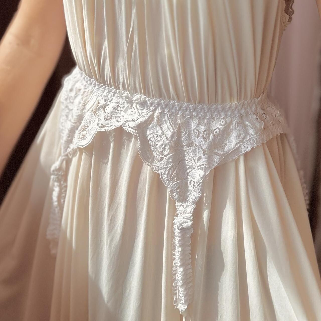1970s White Lace Garter Belt - Gem