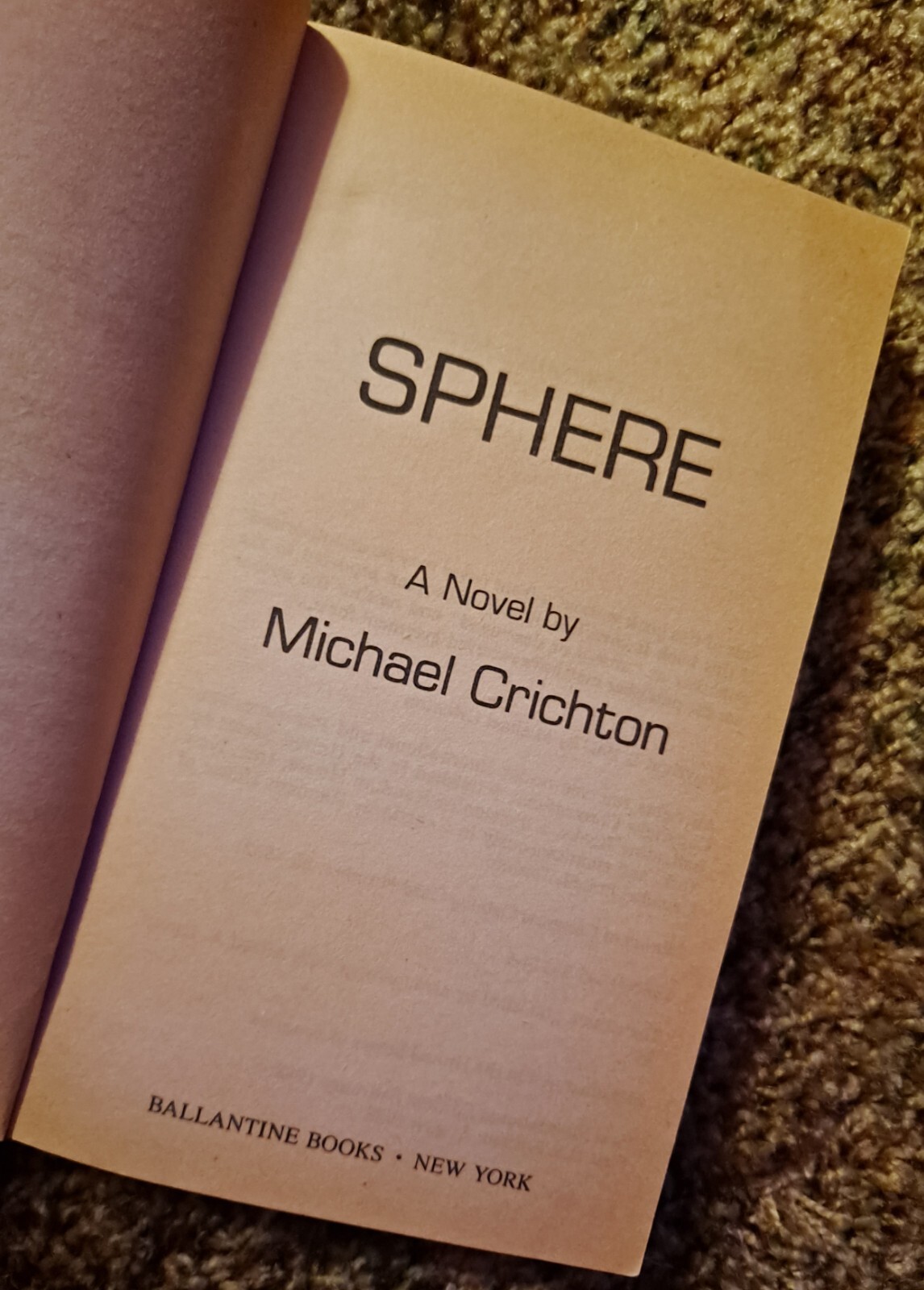 Sphere by Michael Crichton, Aliens, UFOs, illogical, Science Fiction ...