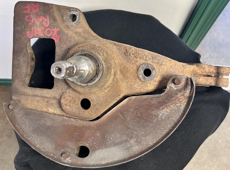 1998-2000 Ford Ranger Passenger Right Front Spindle/Knuckle 4x2 ...