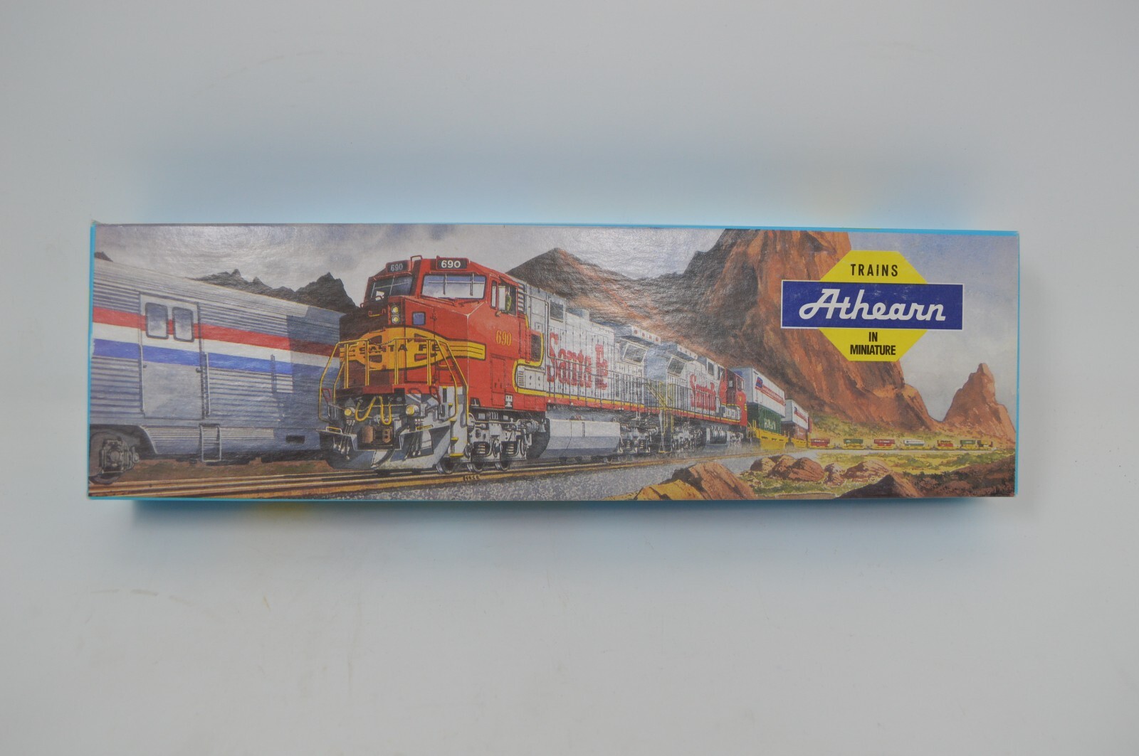 Athearn 4243 - HO gauge 'DD40' 1 Motor GM Demonstrator EMD Diesel Loco ...