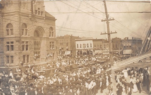J40/ Hartford City Indiana RPPC Postcard c1910 County Court House Crowd ...