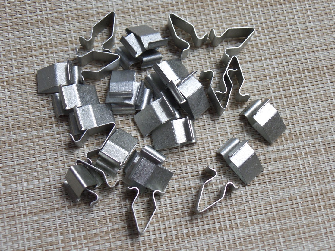 20X STECKKLAMMER METALL HALTERUNG KLEMME FÜR AUDI A1 A3 A4 A 5 A6 A7 A8 ...