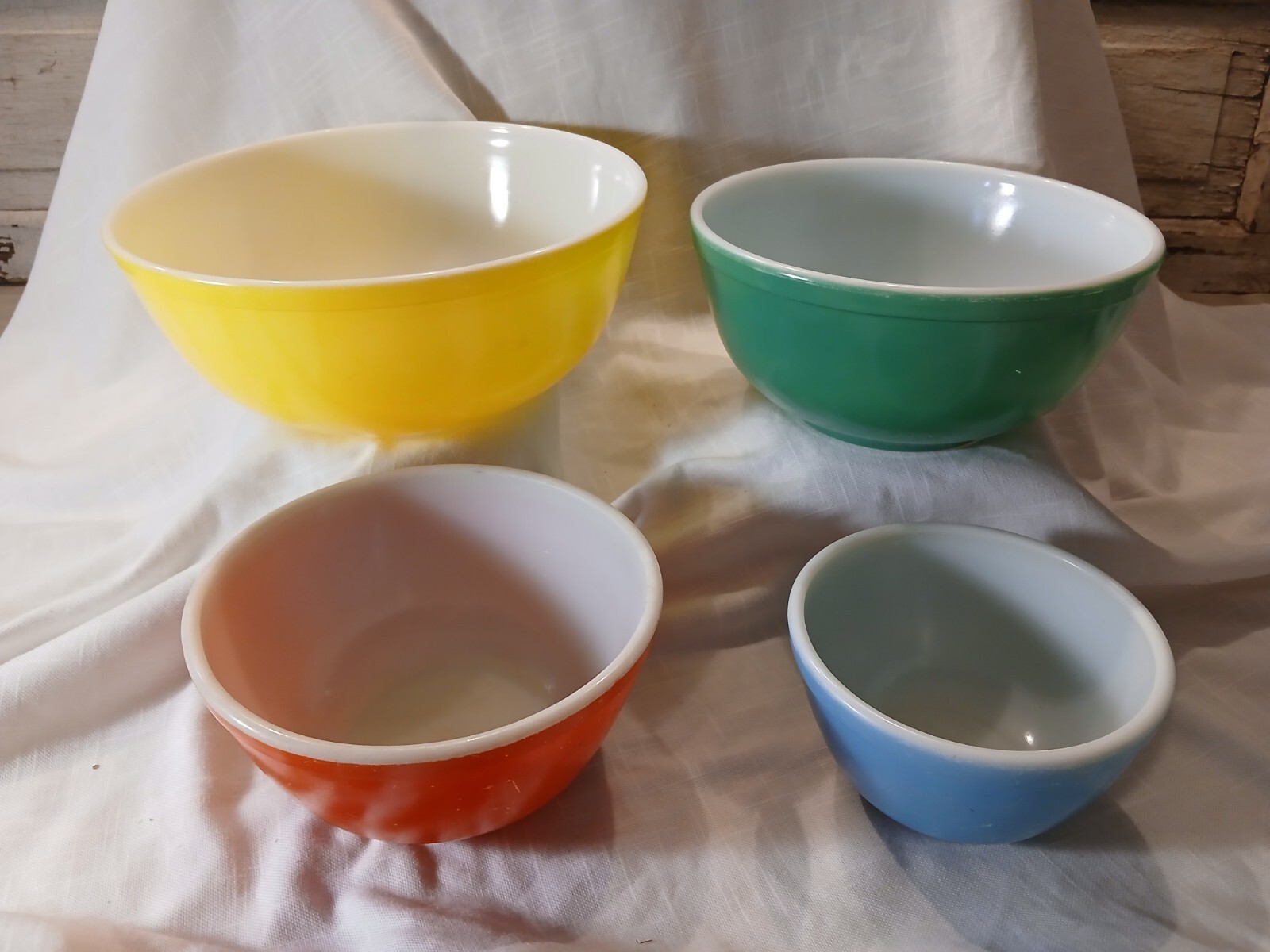 Glossy Bright Solid Color! Vintage 4 Pyrex Mixing Bowls Primary Colors ...