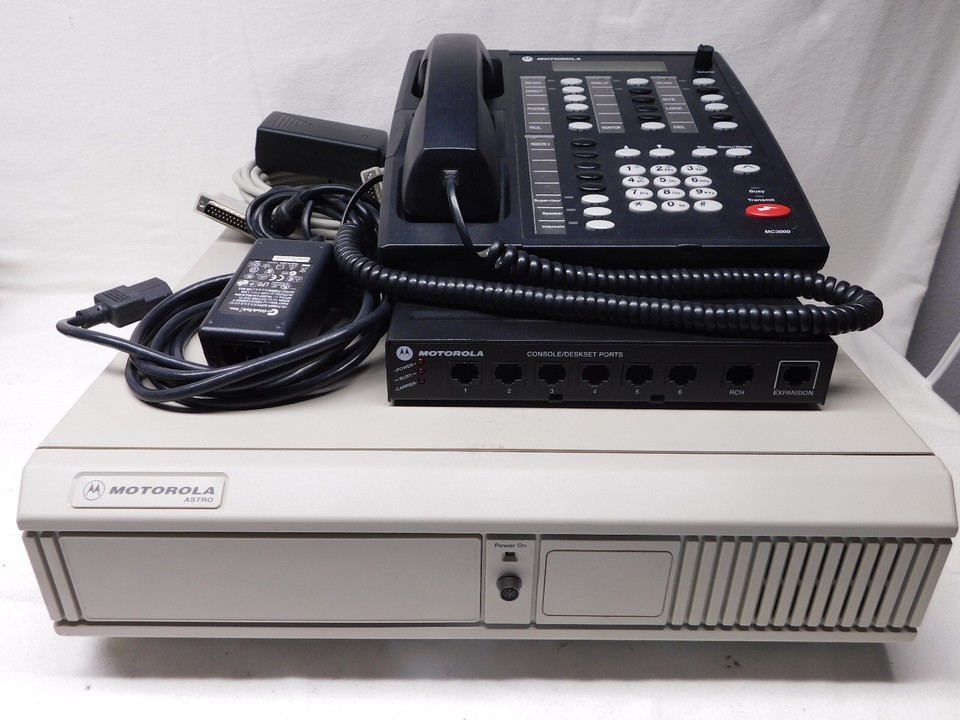 Motorola MC3000 Consolette UHF 450-512mhz XTL5000 P25 Digital Mobile ...