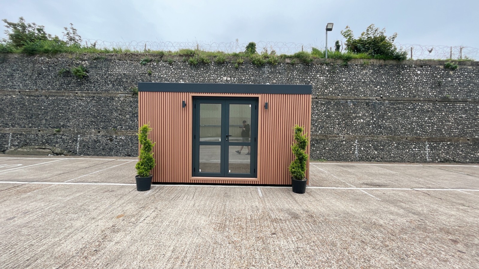 insulated modular office outbuilding garden room man cave pod 2.4x4 ...