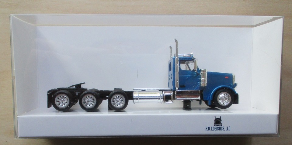 Blue Peterbilt 589 3 Axle Cab 1/87 HO Logistics 589062 4" Plastic Mini ...
