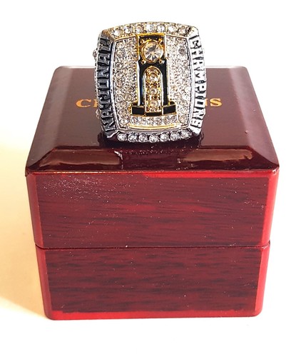 VILLANOVA WILDCATS - 2018 Championship ring with CHAMPIONS box | eBay ...