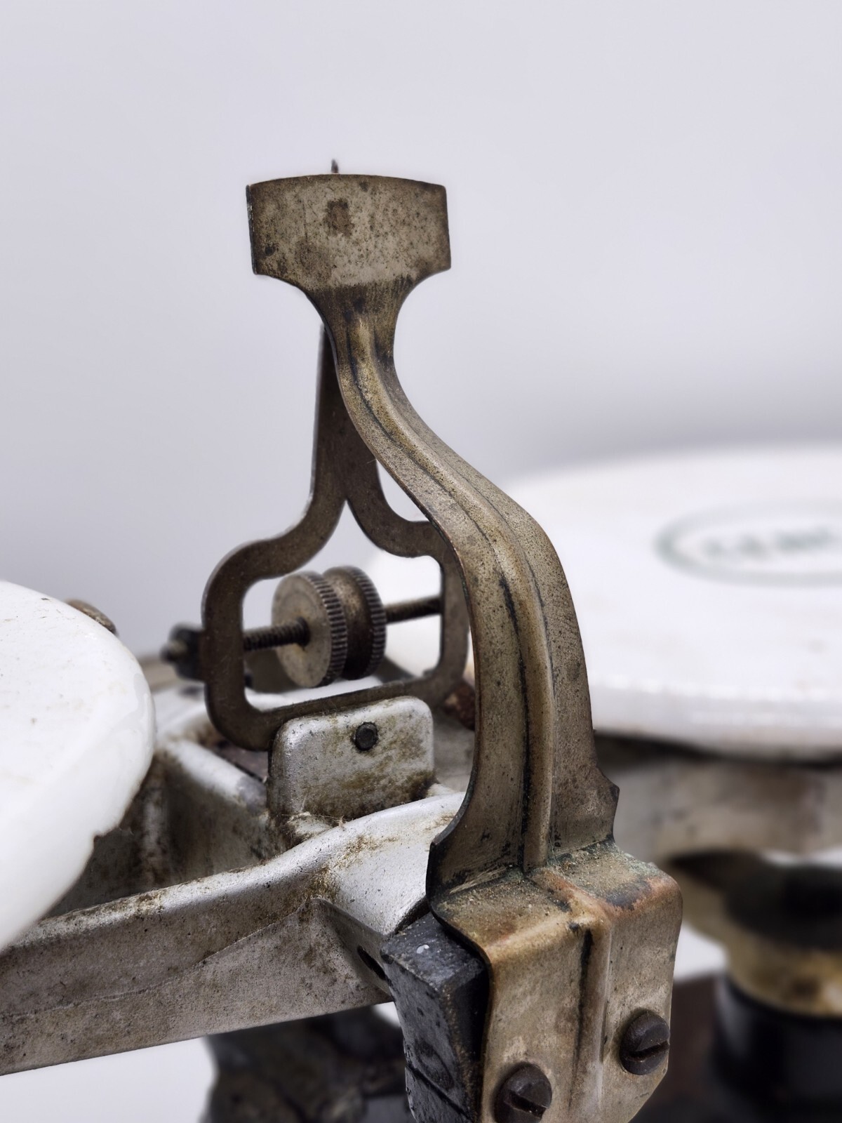Antique Cenco Central Scientific Co Balance Scale Cast Iron 200 Gram Ceramic | eBay