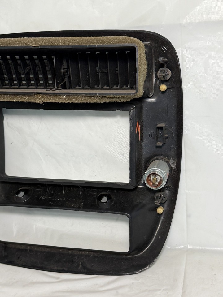 1998 - 2006 Ford Ranger 4X2 Center Dash Radio Trim Bezel with Vents ...