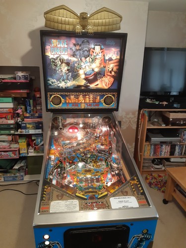 Judge Dredd pinball machine, excellent condition, serviced & clean ...