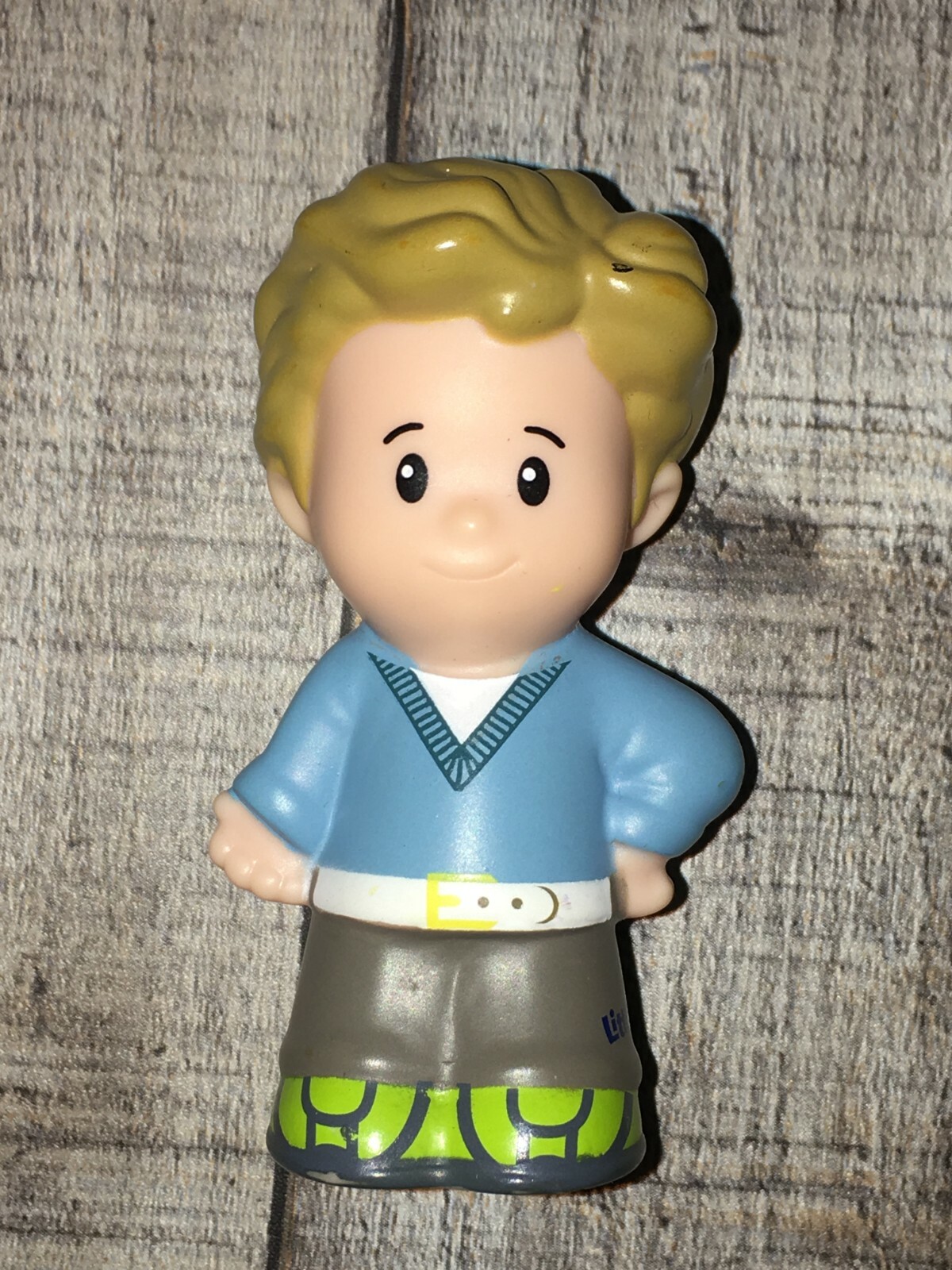 FISHER PRICE LITTLE PEOPLE DAD FATHER MAN BLUE VEST V NECK SWEATER BOY ...