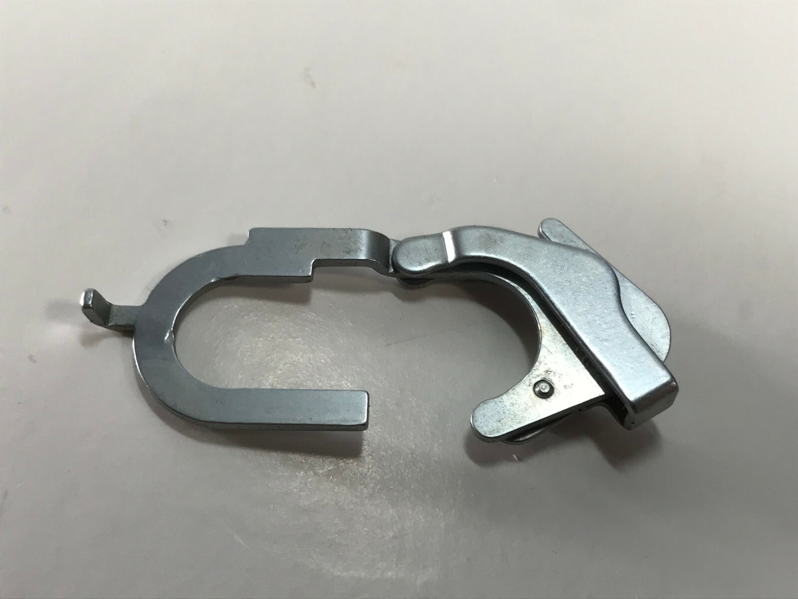 VTG Singer 714 Sewing Machine Lower Thread Guide 163117 Replacement ...