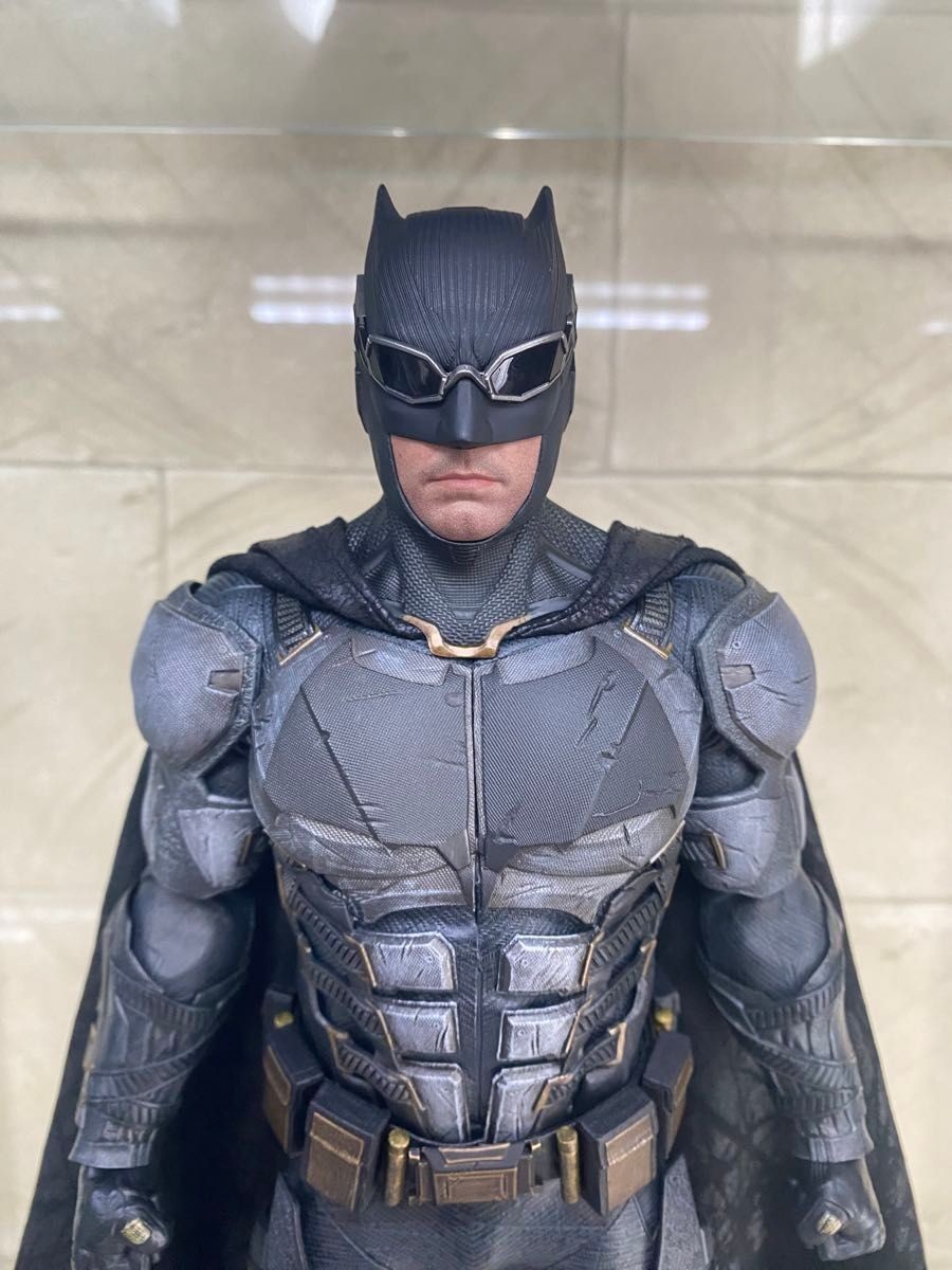 Hot Toys Justice League Batman Tactical Batsuit Ver. 1/6 Action Figure ...