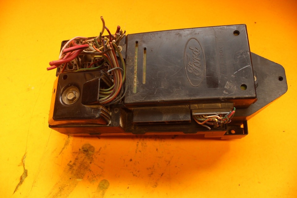 1999 2000 FORD F250 F350 FUSE BOX RELAY YC3T-14A067-CC OEM W/ F81B ...