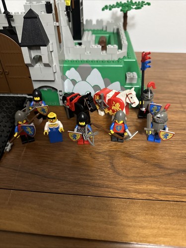 Lego Vintage Castle 6081 King's Mountain Fortress 99% Complete with ...