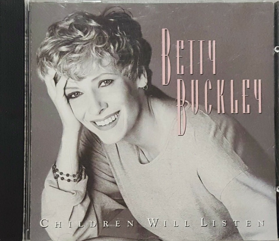 5 CD X $20 Lot Divas, Singers, Streisand, Madonna, Shakira, Aguilera ...