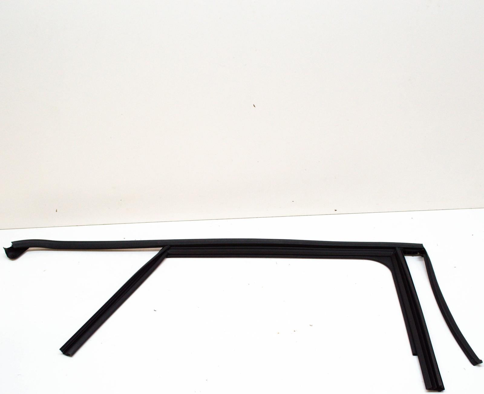 MERCEDES-BENZ A W176 Rear Right Door Window Guide Rail A1767351200 NEW ...