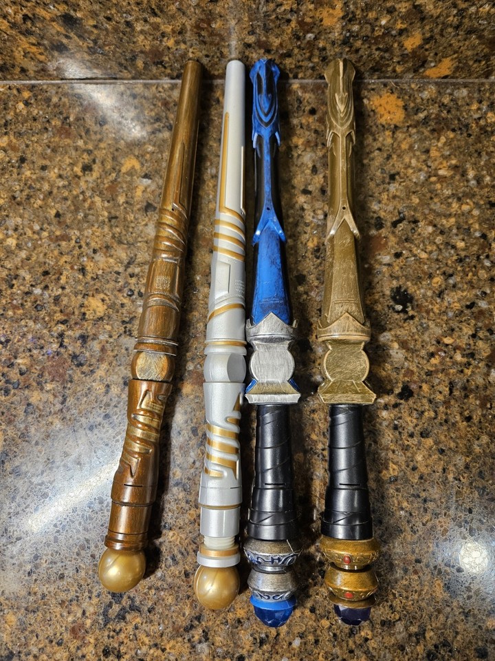 Lot Of 4 MAGIQUEST WAND GREAT WOLF LODGE MAGIC QUEST- Need Batteries ...