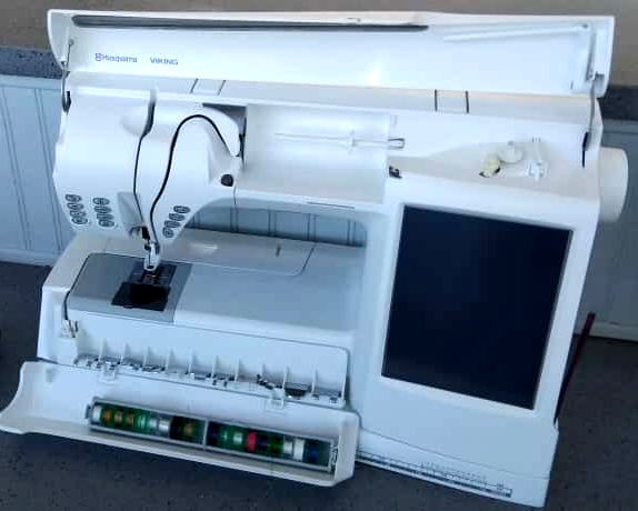 Husqvarna Viking Designer SE Sewing Machine With pedal and power ...