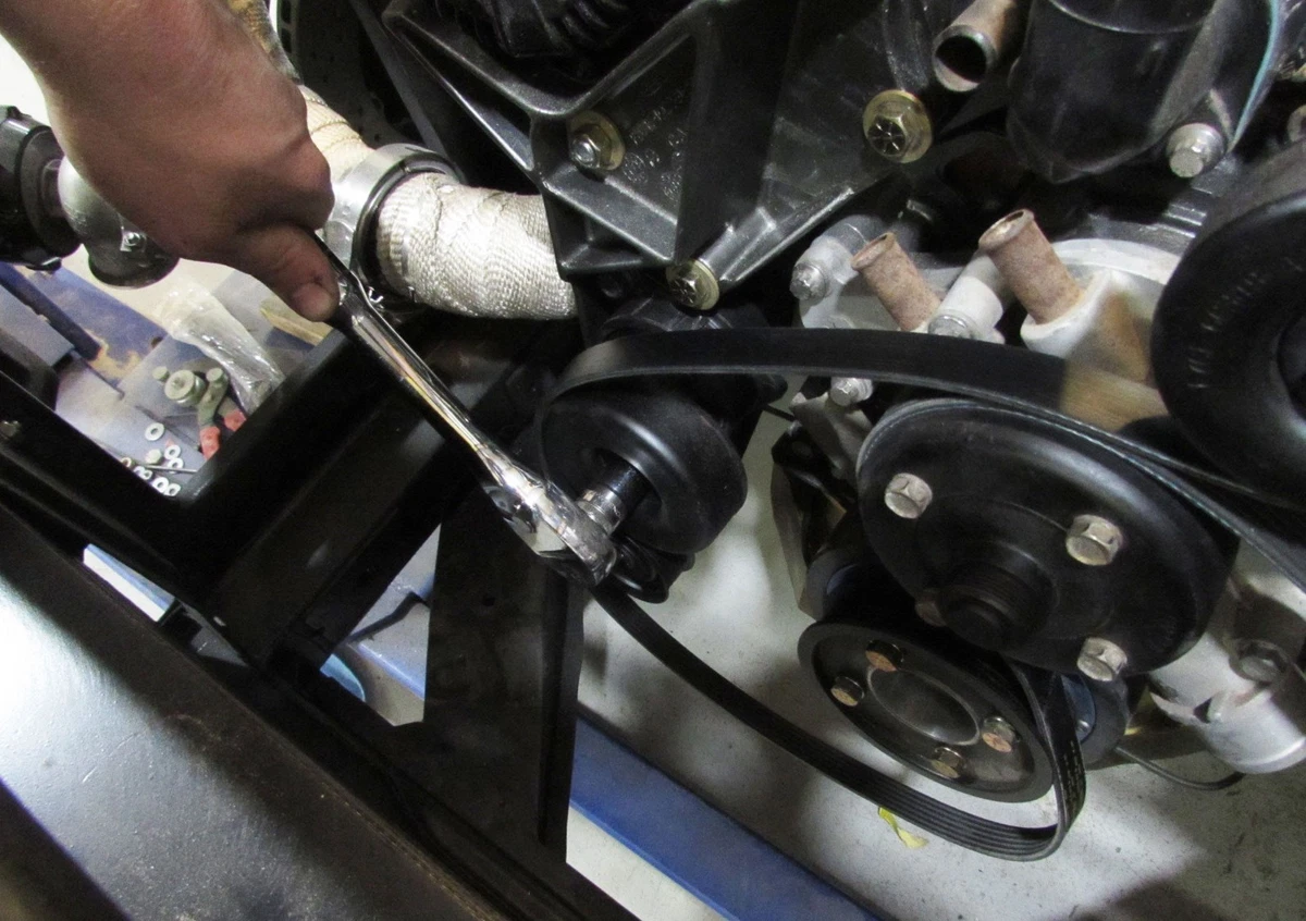 What Is a Serpentine Belt and How Do You Change It?