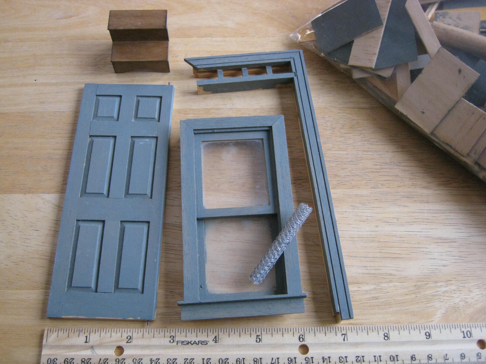 Dollhouse Miniatures Houseworks LTD building components 1979 | eBay