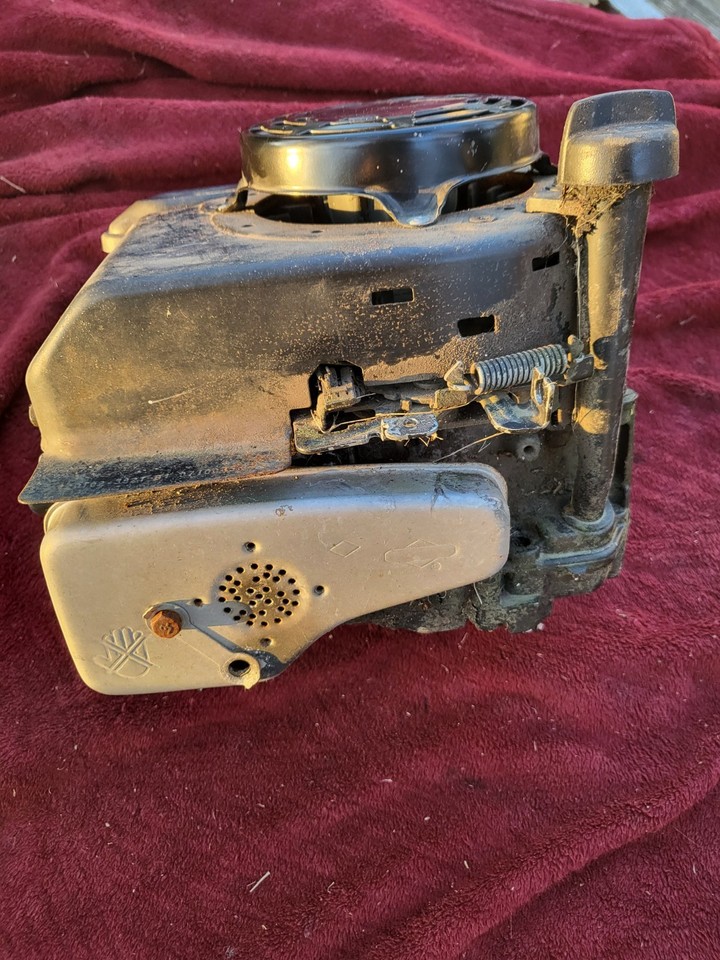 2007 Briggs 120T02 3821-B1 Vertical Shaft Engine Motor Compression ...