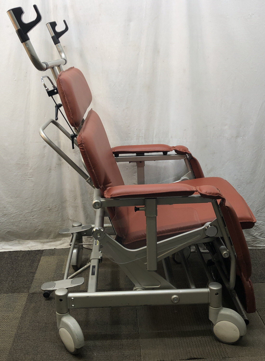 Human Care Barton I-660 Convertible Geri Chair Bed WE SHIP (read ...