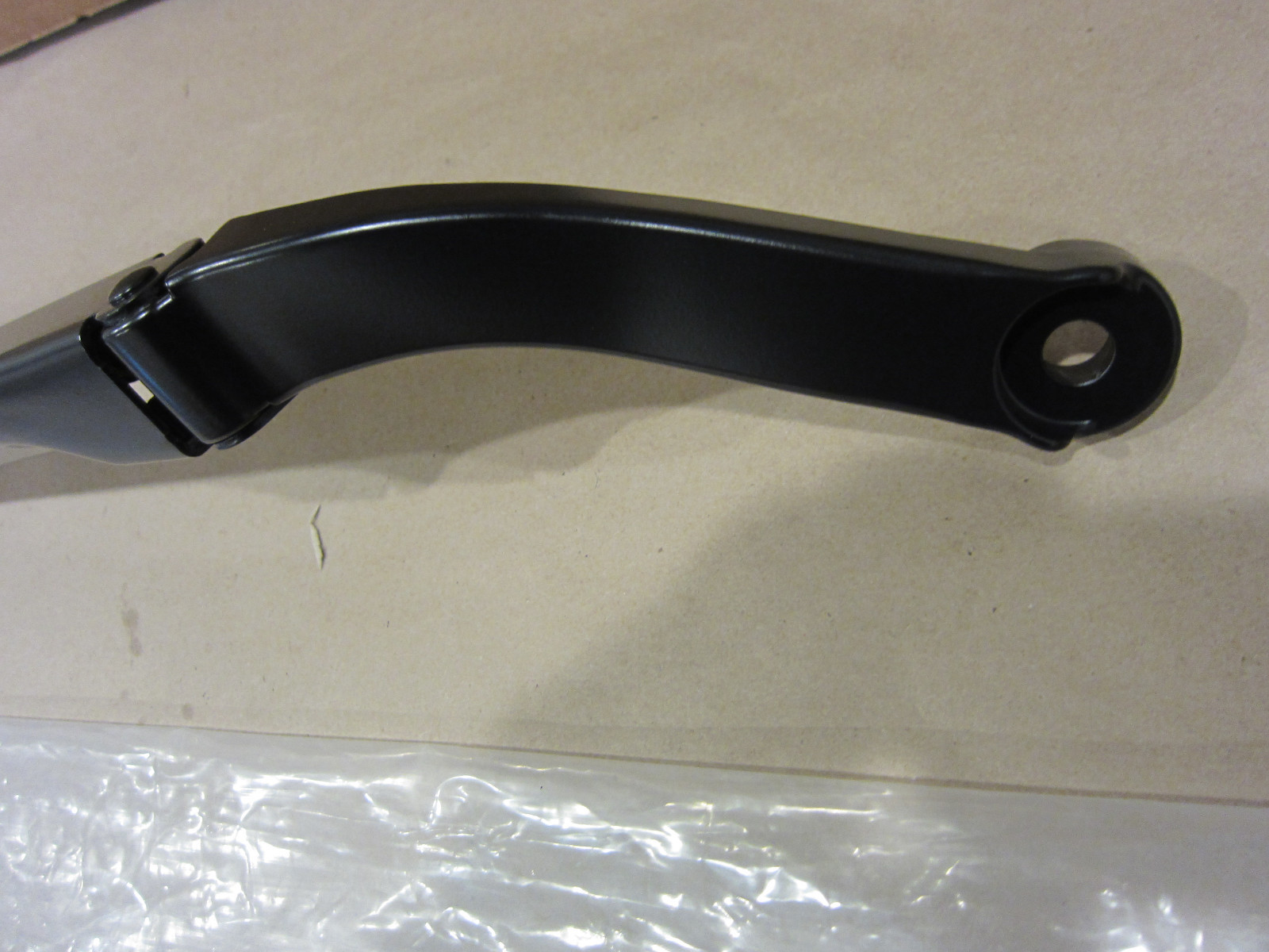 Maserati Ghibli Quattroporte RH Passenger Windshield Wiper Arm NEW ...
