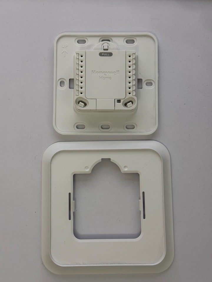Honeywell T6 Pro Series Z-Wave Programmable Thermostat - White ...