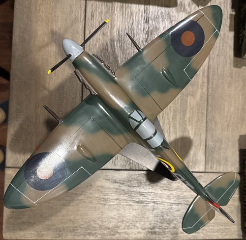RAF Supermarine Spitfire MK.V Desk Display WW2 Fighter Model 1/32 SC ...