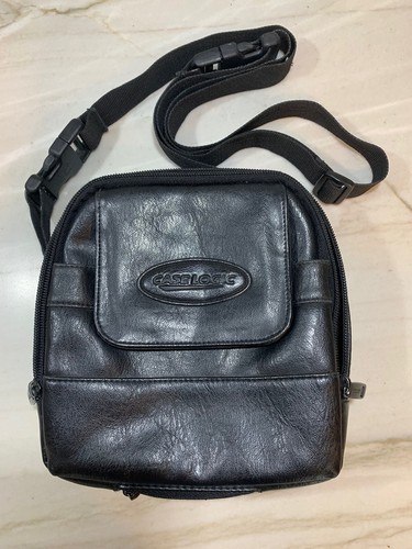 Case Logic Portable CD Player Black Bag and Strap Travel Portable EUC ...