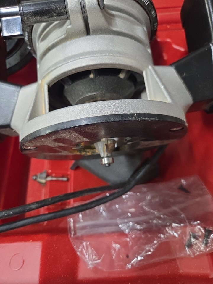 Sears Craftsman 1-1/2 hp Router, Model 315.175040, 25,000 RPM, w ...