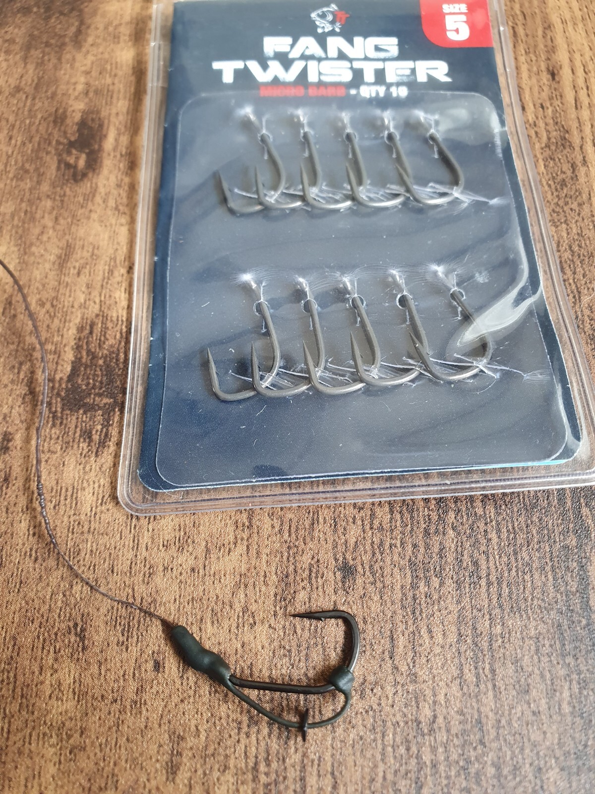 10 'D RIG' Carp Fishing Rigs Set on Rig Board ESP Nash Korda hooks and ...