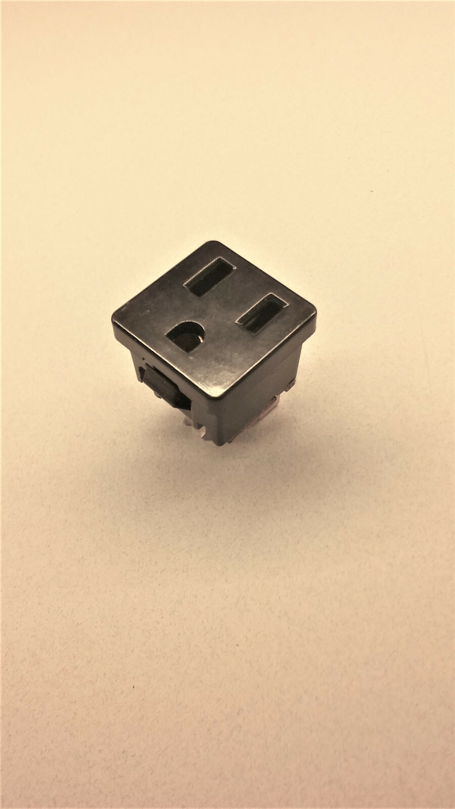 Snap in outlet polarized receptacle 3 Lug grounded 125V 15A.AC - Lot of ...