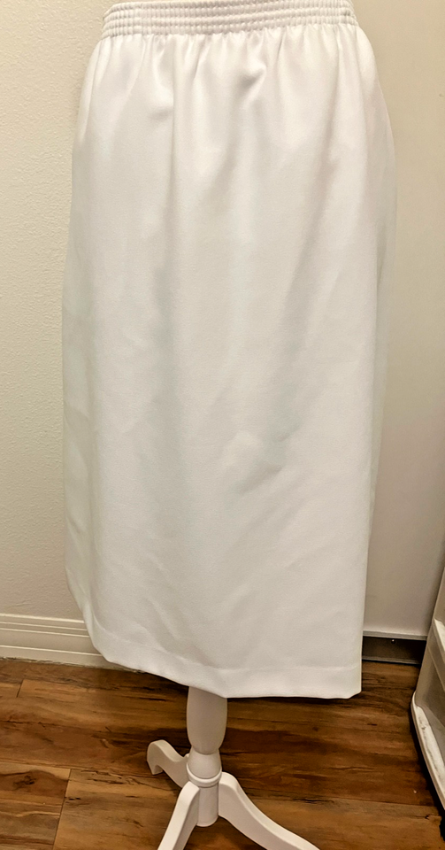 BLAIR - WHITE STRAIGHT SKIRT - 20 PT - ELASTIC WAIST - 2 SIDE POCKETS ...