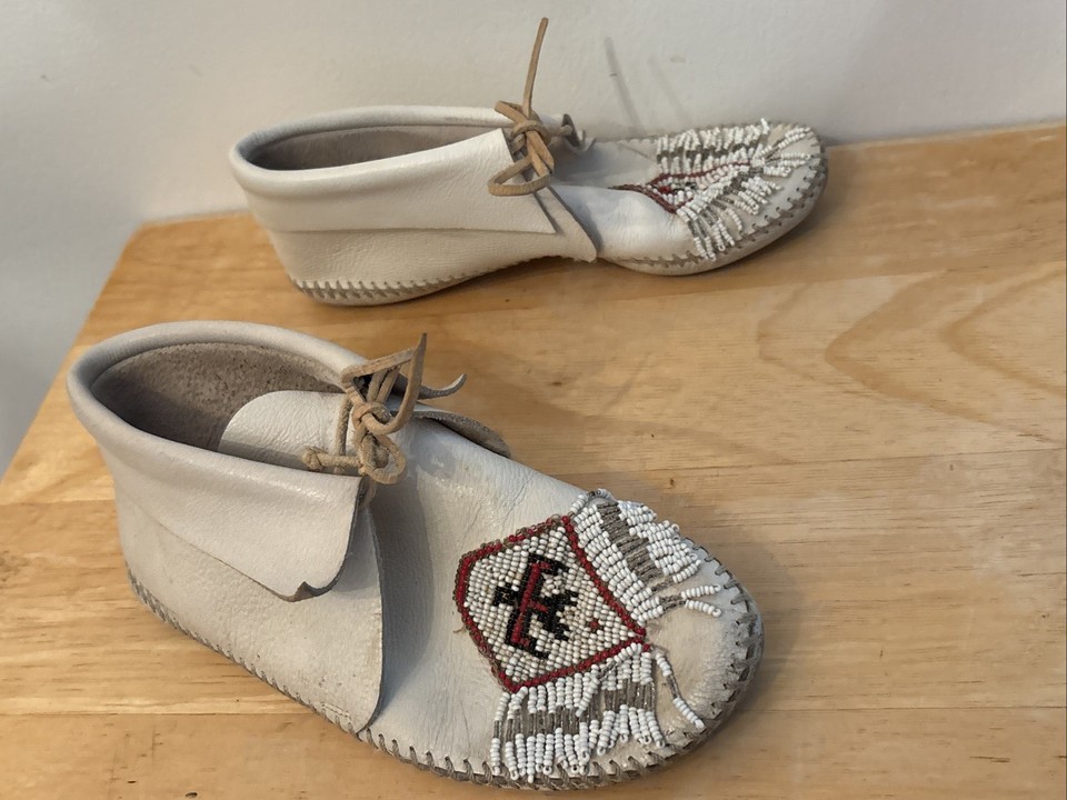 Vintage Minnetonka White Leather Beaded Thunderbird Bootes 6 | eBay